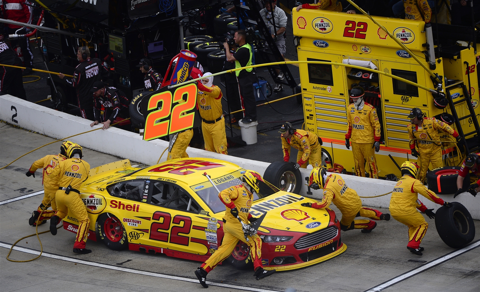Season preview: Top 10 pit crews - Official Site Of NASCAR