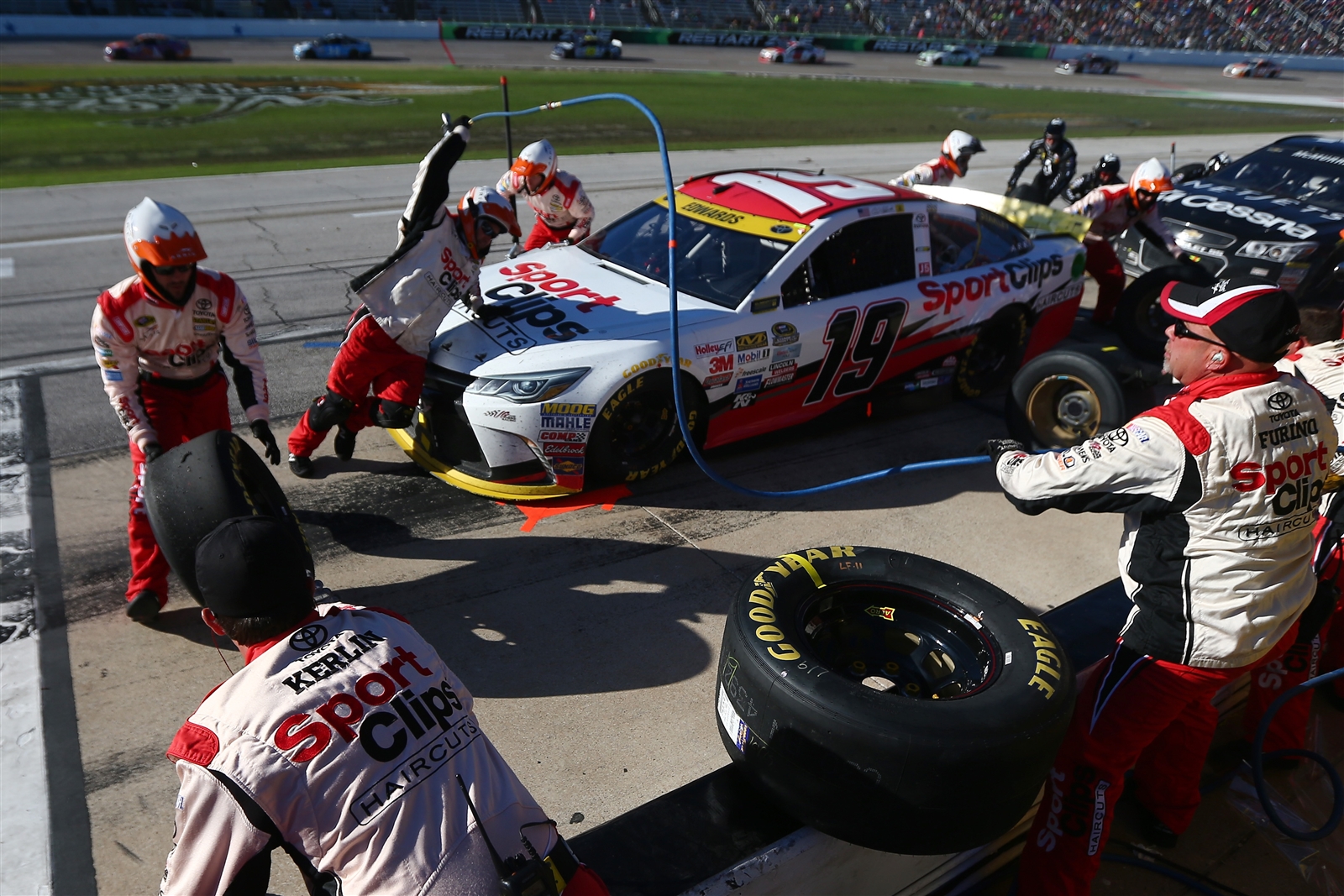 Season preview: Top 10 pit crews - Official Site Of NASCAR
