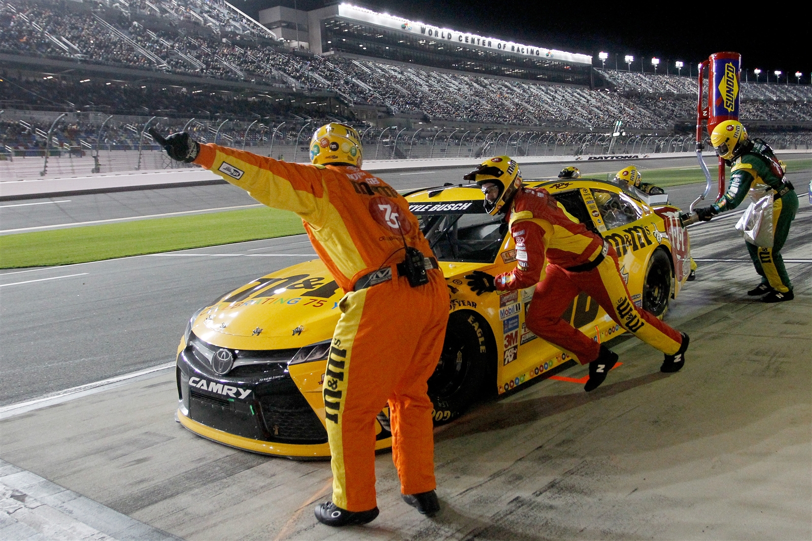 Season preview: Top 10 pit crews - Official Site Of NASCAR