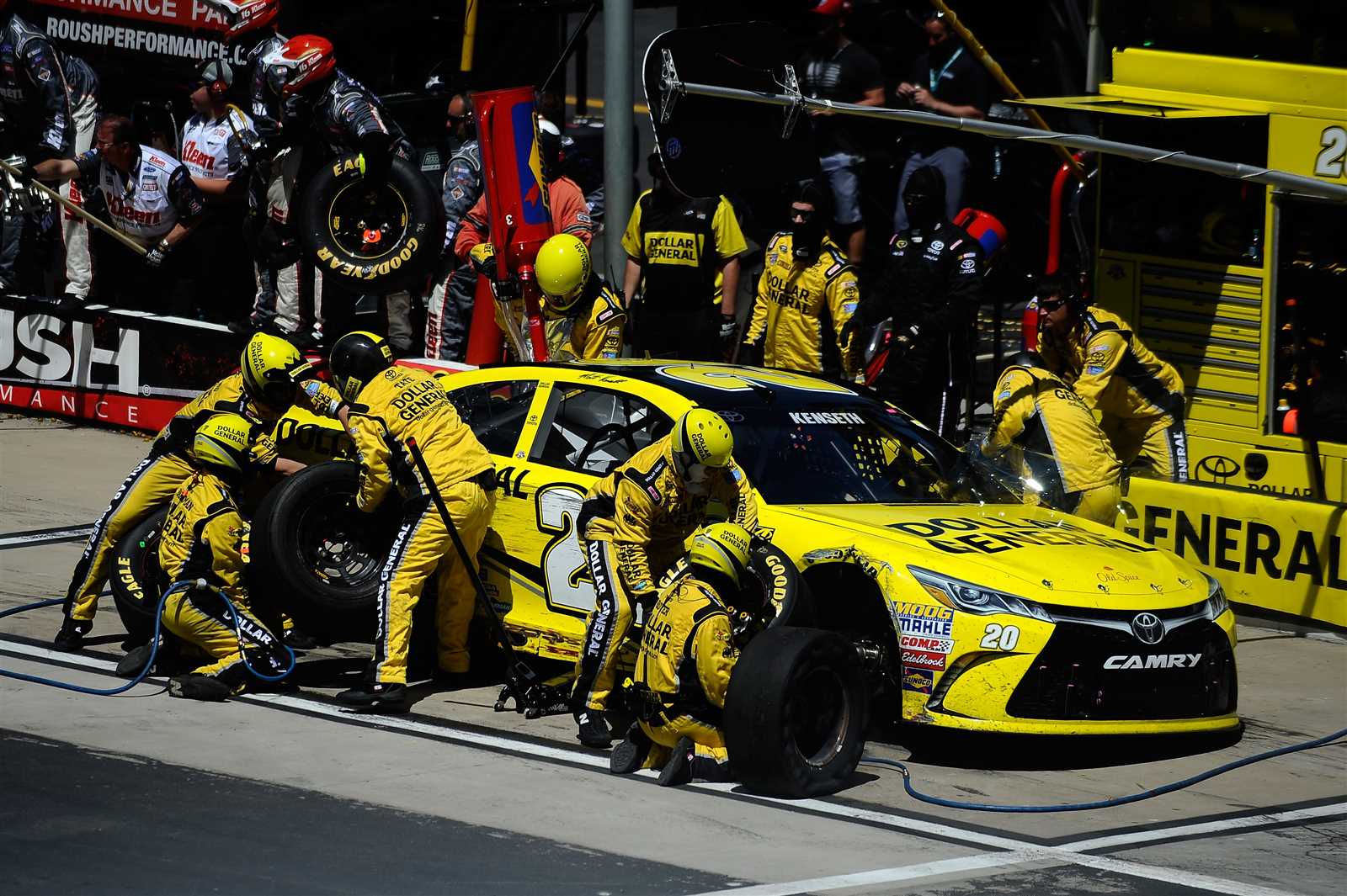 Five to watch: Top pit crews for Sprint All-Star qualifying - Official ...