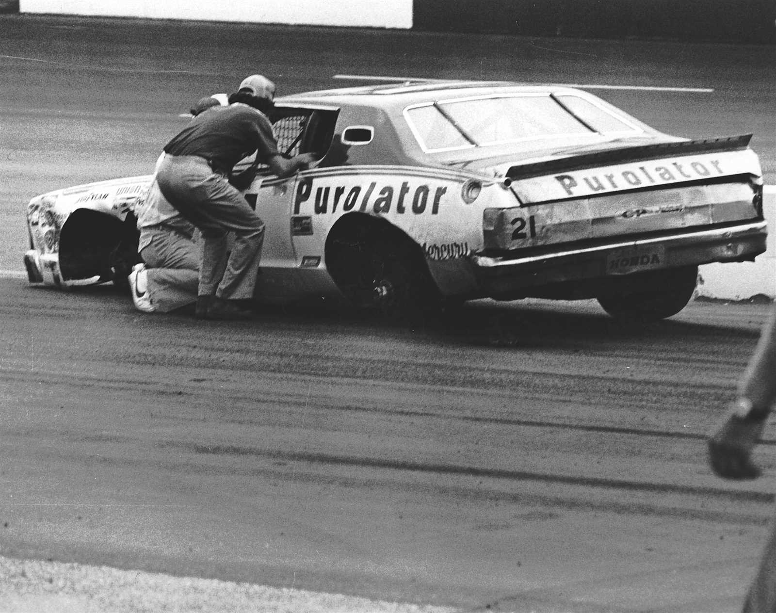 Best racing moments: 1975-1984 - Official Site Of NASCAR