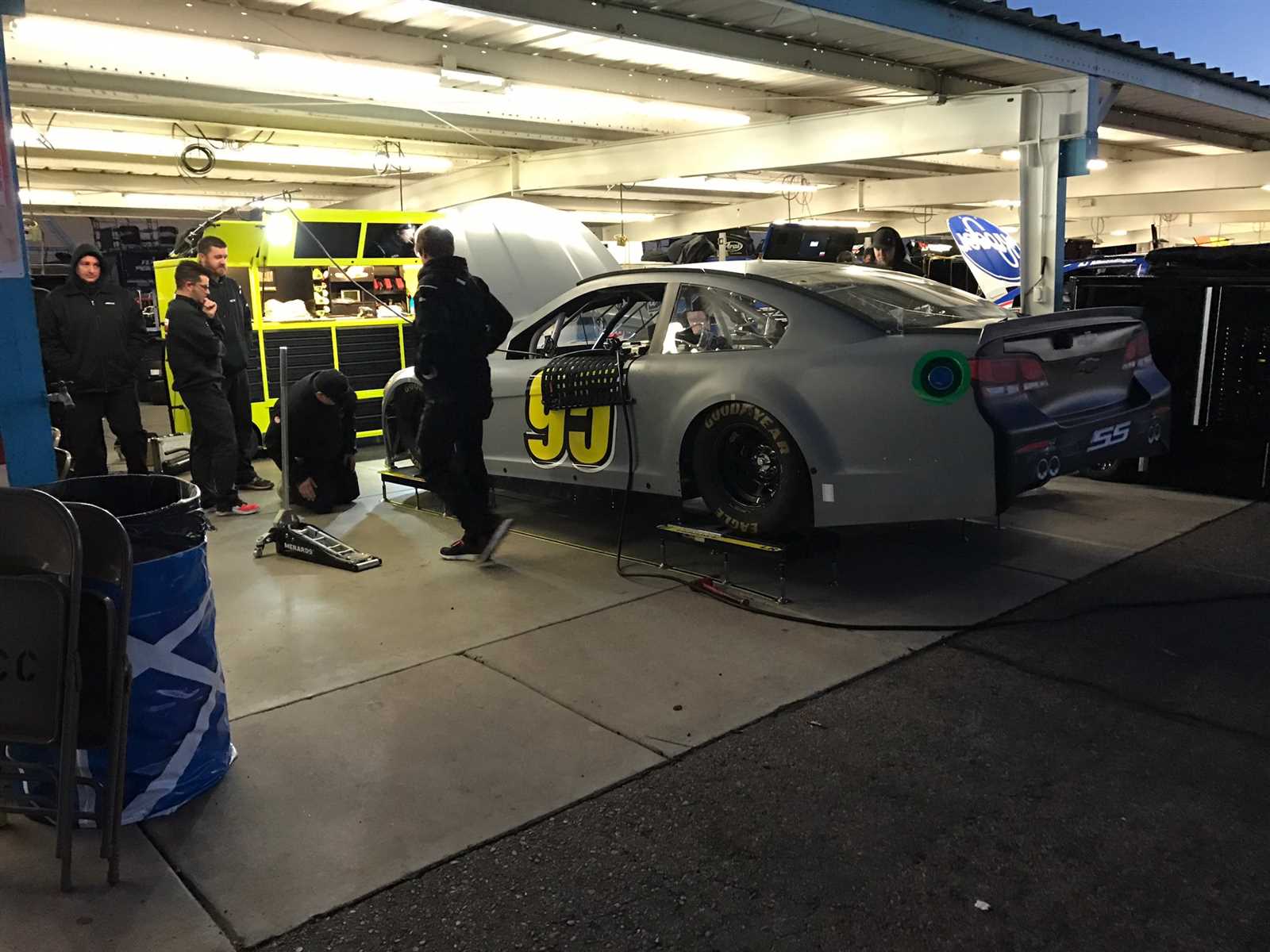 Phoenix test: Scenes from the desert - Official Site Of NASCAR