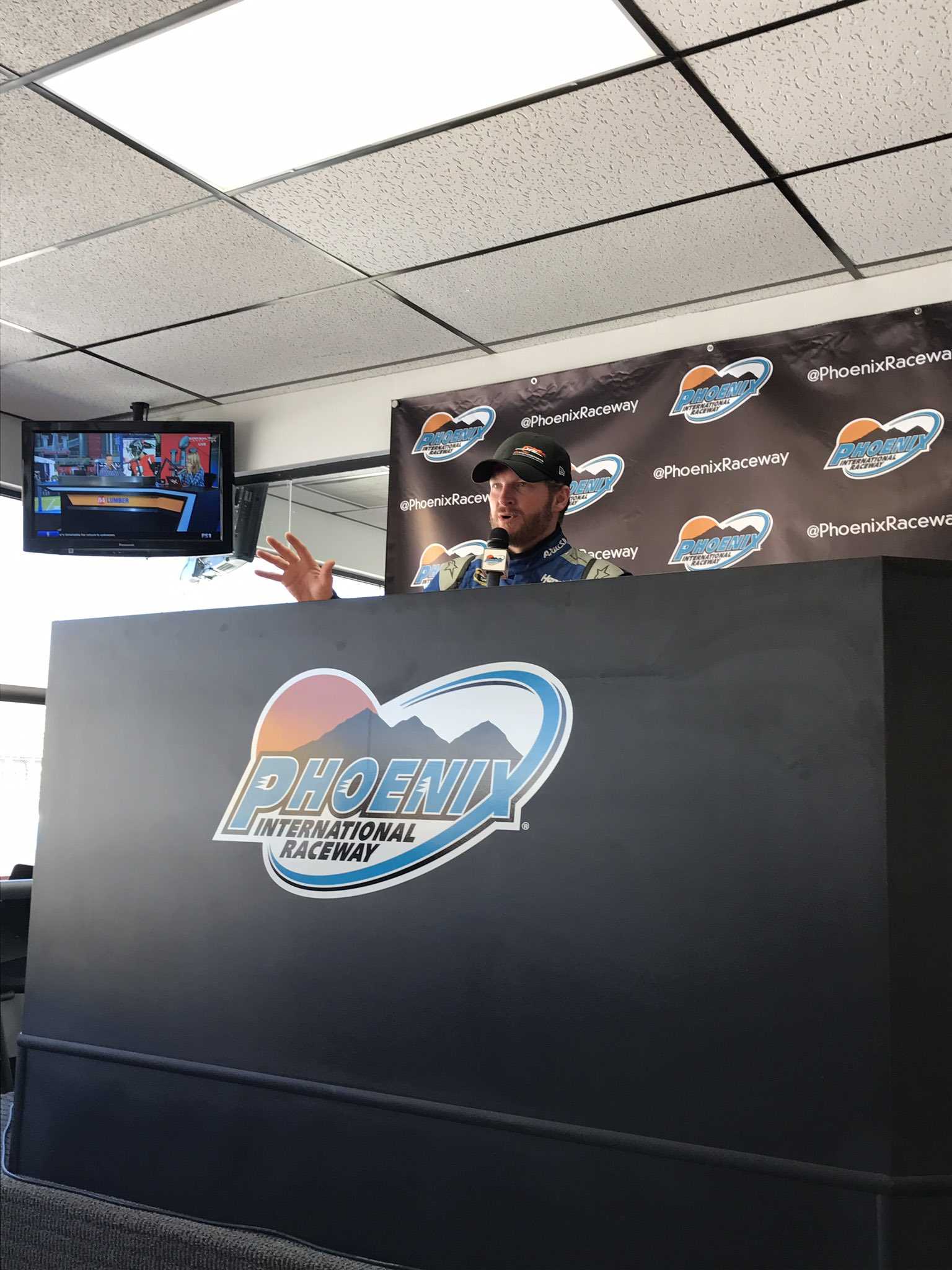 Phoenix test: Scenes from the desert - Official Site Of NASCAR
