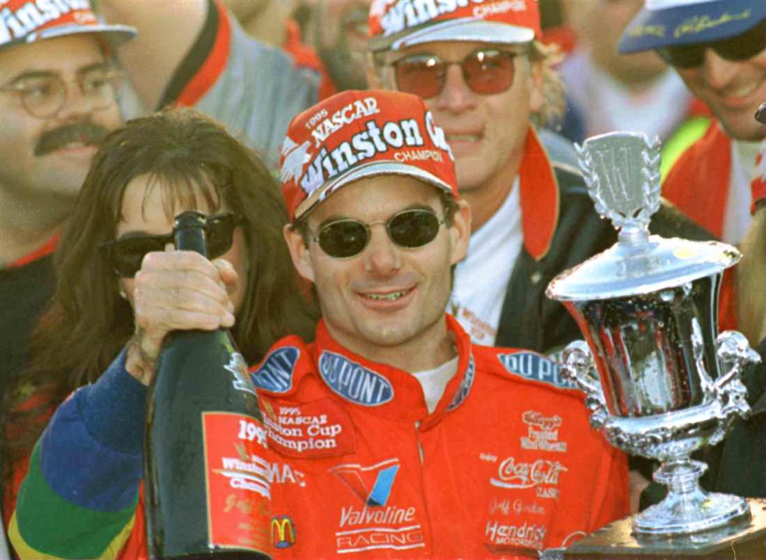 Drivers under 30 to win a NASCAR Cup Series title | NASCAR