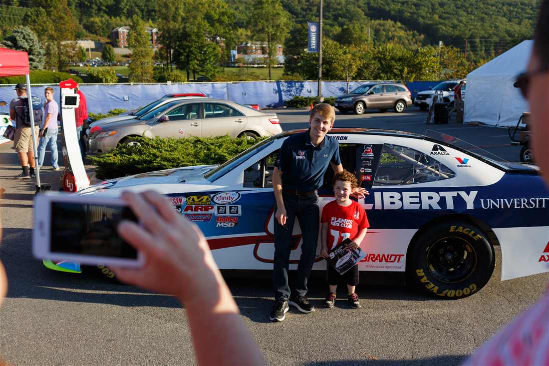 First look: Byron, Liberty University unveil 2018 paint scheme ...