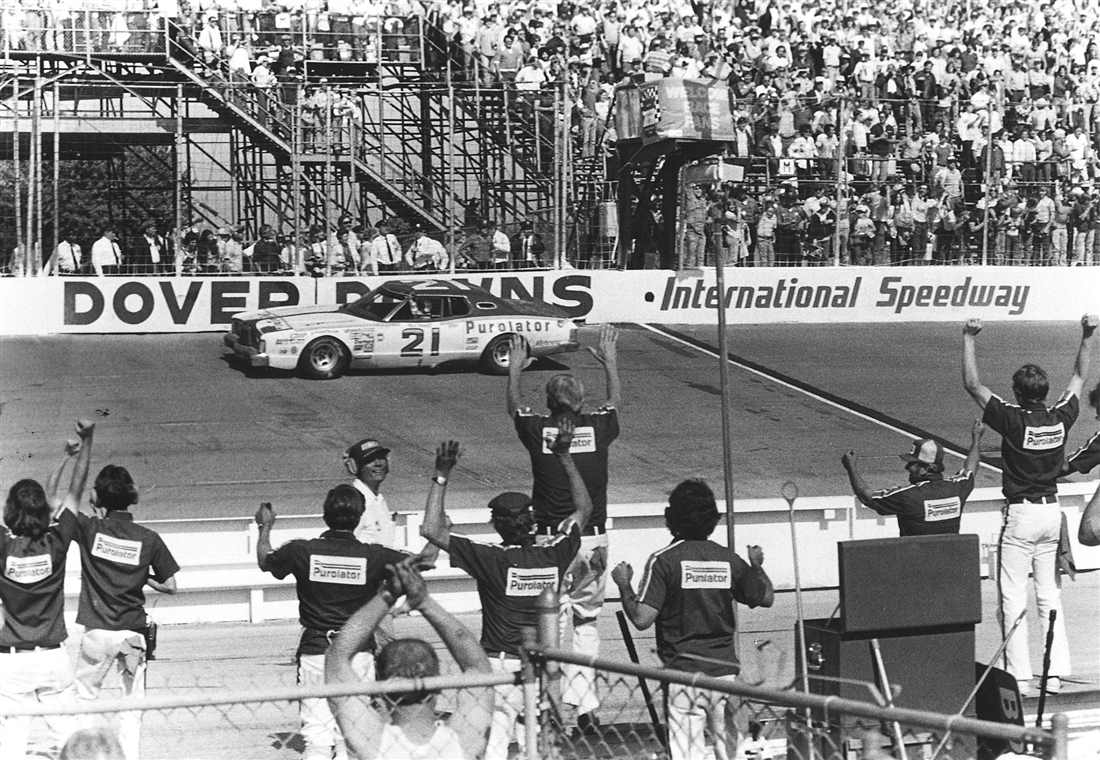 DuraMAX Drydene 400 presented by RelaDyne (May 1st) - Official Site Of ...